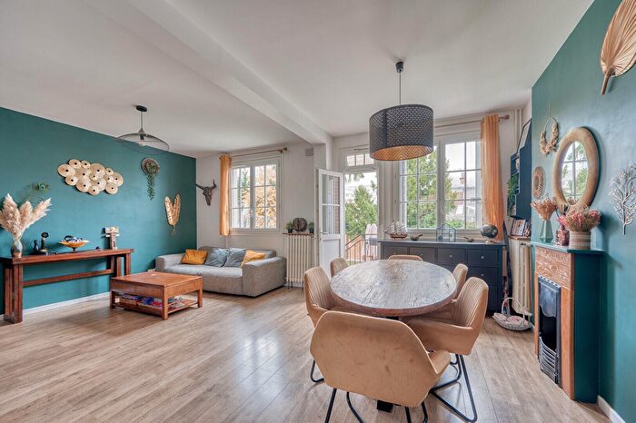 Maison à vendre - Suresnes, Cité Jardins - 6 pièces - 4 chambres