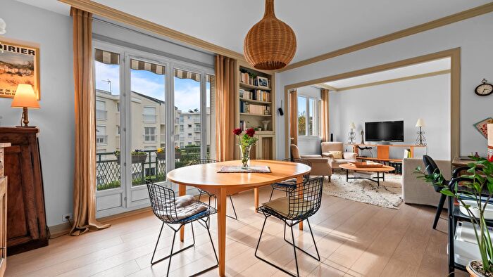 Appartement à vendre - Garches, Centre-ville, Mairie - 5 pièces - 3 chambres