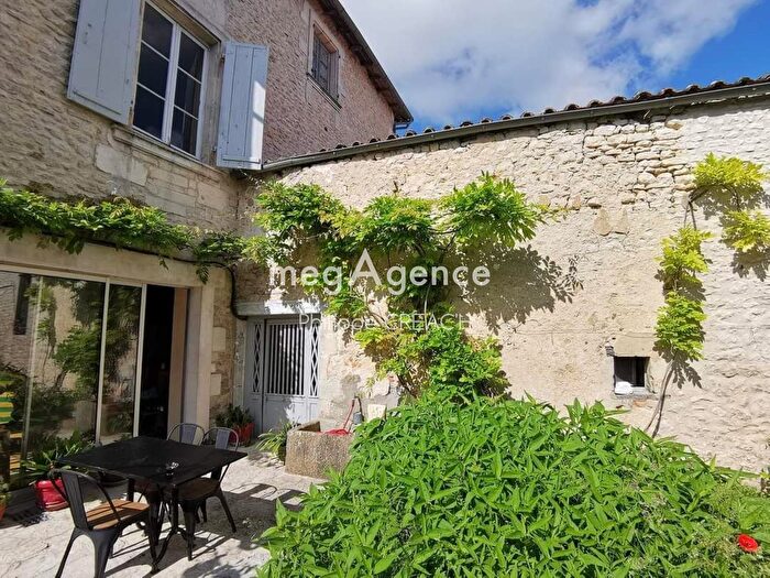 Maison 12 pièces à vendre à Saint-Jean-d'Angély