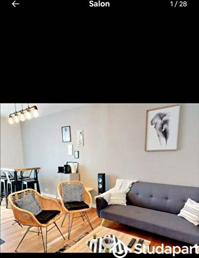 Appartement à louer - Champ de Mars-Bussatte-Victor Hugo, Angoulême - 1 pièce - 2 chambres