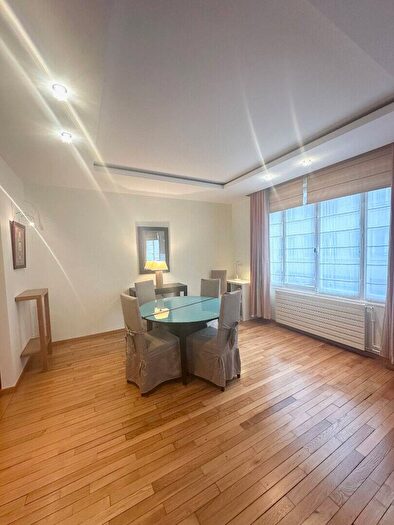 Appartement à louer - Chaillot, Paris ème arrondissement - 3 pièces - 1 chambre