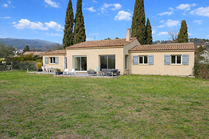 Maison à vendre - Châteauneuf-Grasse - 5 pièces - 3 chambres