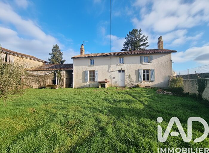 Maison à vendre - Saint-Romans-lès-Melle - 7 pièces - 6 chambres