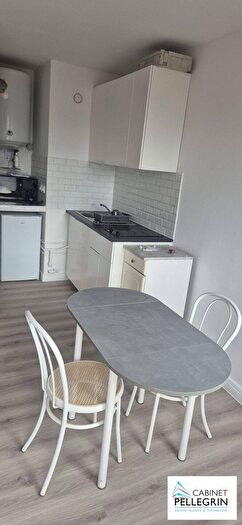 Appartement à louer - La Capelette, Marseille ème arrondissement - 1 pièce