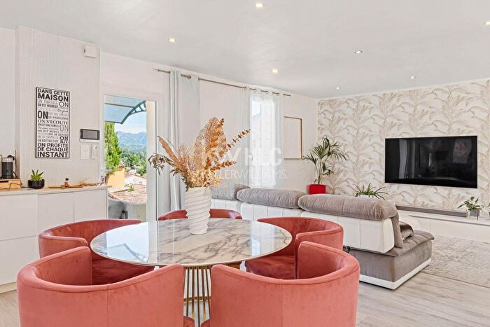 Maison à vendre - Cagnes-sur-Mer - 9 pièces - 7 chambres