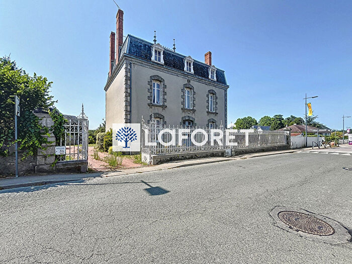 Maison à vendre - Nueil-les-Aubiers - 7 pièces - 5 chambres