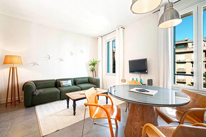 Nice, Carré dor : Appartement 3 pièces à vendre