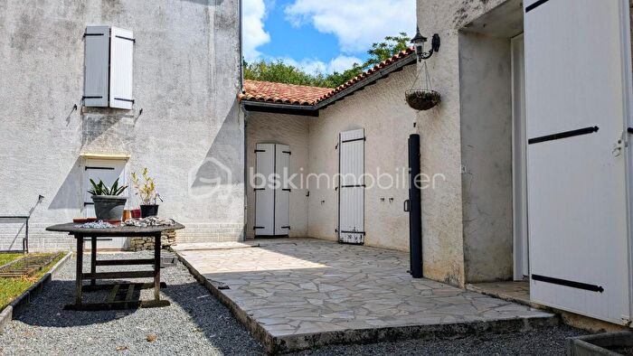 Maison à vendre - Chizé - 4 pièces - 3 chambres