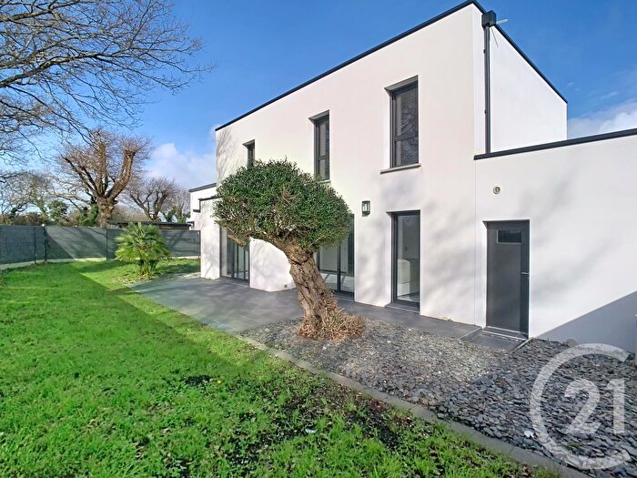 Maison à louer - Theix - 6 pièces - 4 chambres