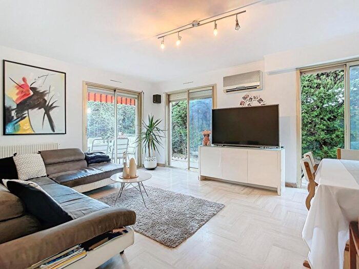 Maisons à vendre et appartements à louer - 1