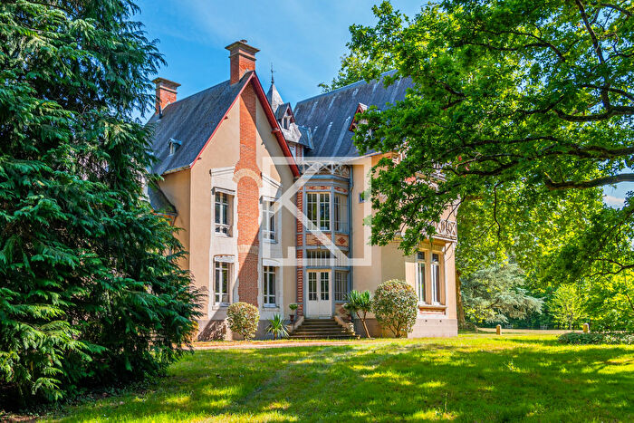 Maison 10 pièces à Changé, à vendre
