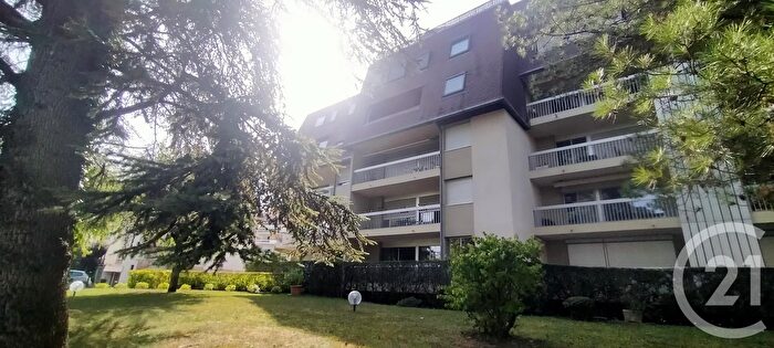Appartement à louer - Lons-le-Saunier, Bel-Air, Docteur Jean-Michel - 5 pièces - 3 chambres