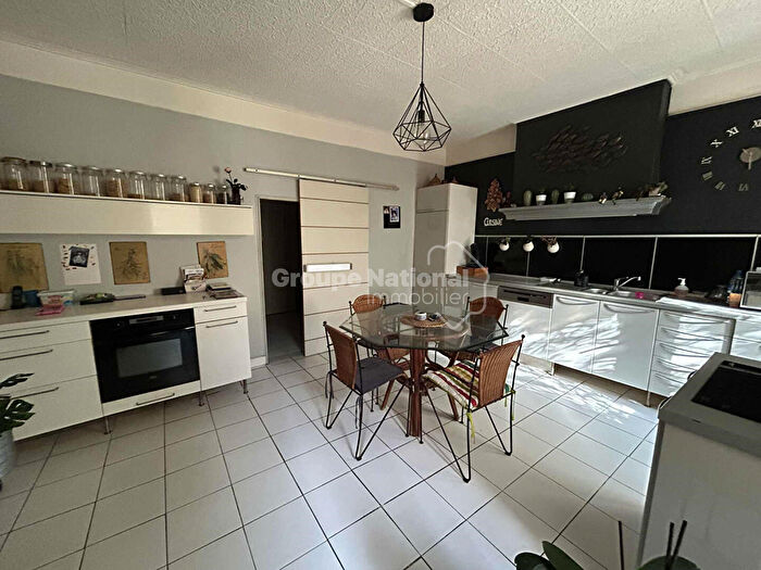 Maison à vendre - Redessan - 12 pièces - 6 chambres