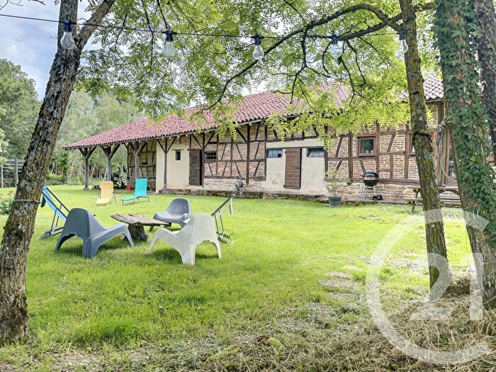 Maison 8 pièces à Foissiat, à vendre