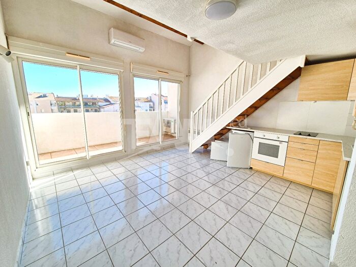 Appartement à louer - Sète, Centre-ville - 1 pièce - 1 chambre