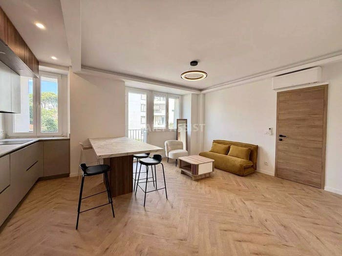 Centre-ville, Cannes : Appartement 2 pièces à louer