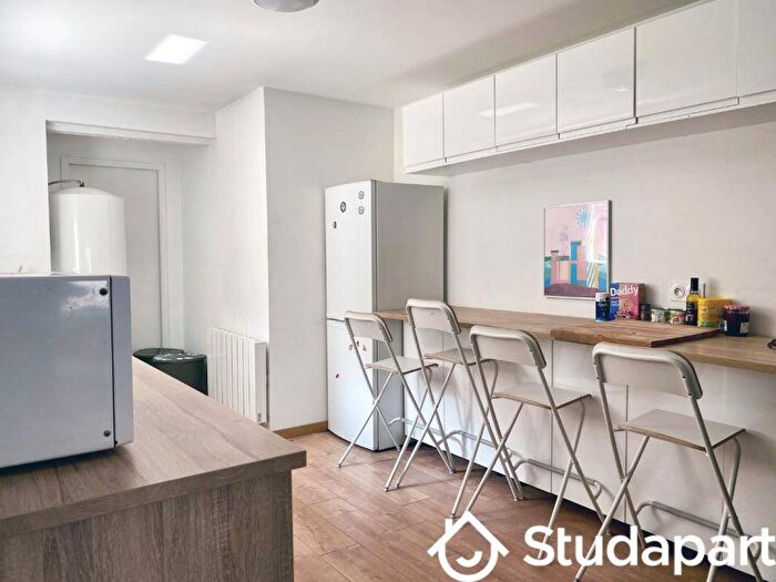 Appartement à louer - Coteaux Ouest-Pasteur, Rouen - 1 pièce - 11 chambres