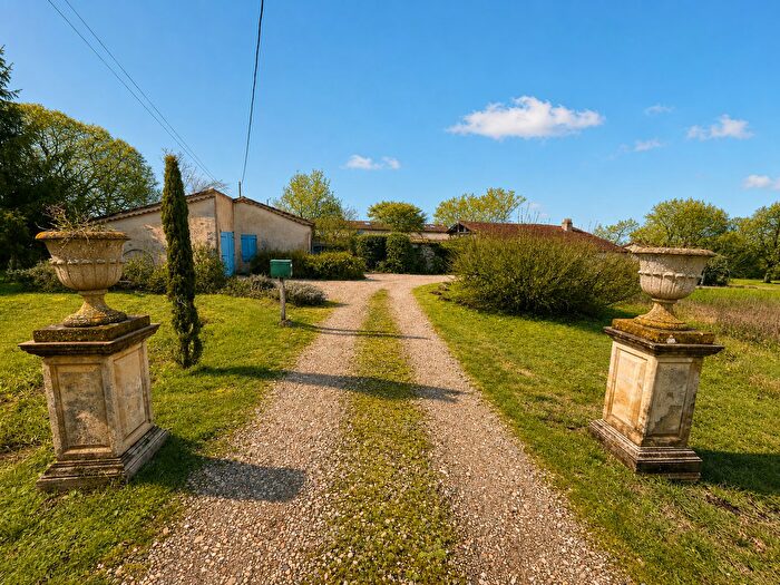 Maison 14 pièces à Eymet, à vendre