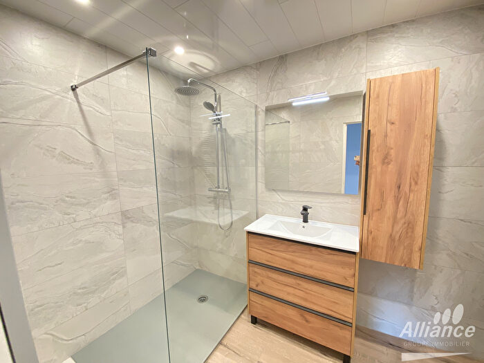 Appartement à louer - Mandeure - 4 pièces - 3 chambres