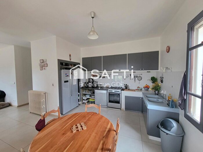 Maison à vendre - Apt - 4 pièces - 3 chambres