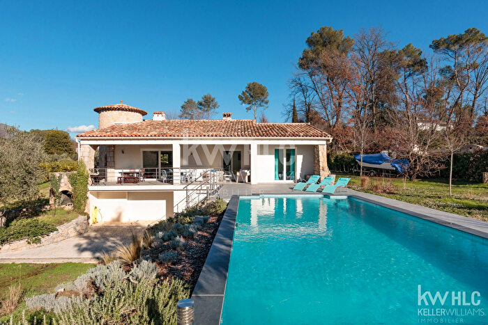 Maison 4 pièces à Roquefort-les-Pins, à vendre