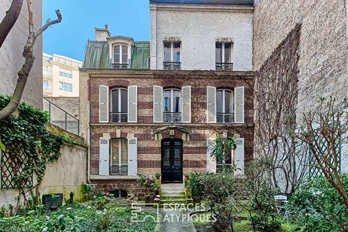 Maison à vendre - Paris e , La Fourche, Guy Moquet - 15 pièces - 8 chambres