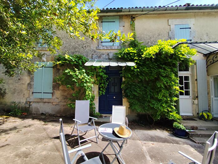 Maison 7 pièces à vendre à Ruffec