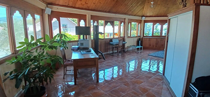 Maison à vendre - Saint-André, Ravine Creuse - 14 pièces - 7 chambres