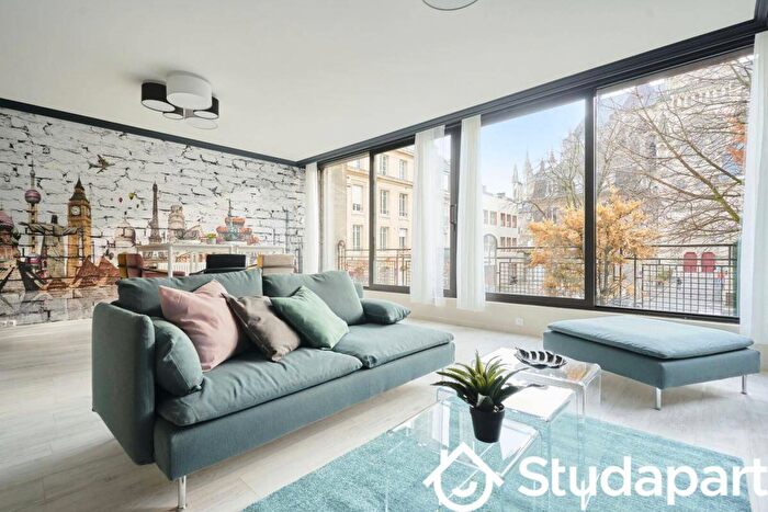 Appartement à louer - Centre Ville, Reims - 1 pièce - 1 chambre