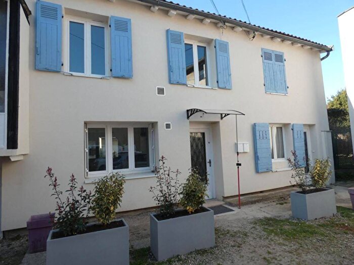 Appartement 3 pièces à Centre-Bourg, Saint-Genis-Laval, à louer