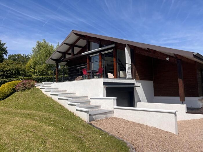 Maison 7 pièces à vendre à Lagnieu