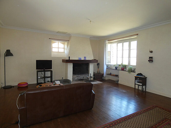 Maison à louer - Monteneuf - 4 pièces - 3 chambres