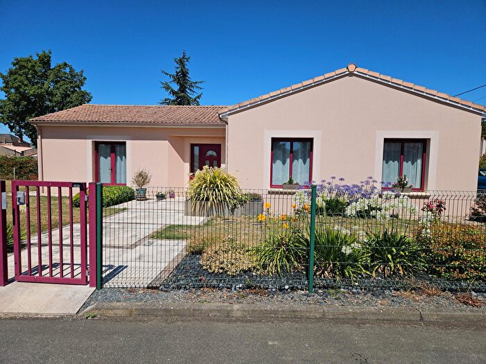 Maison à vendre - Argenton-les-Vallées - 5 pièces - 3 chambres