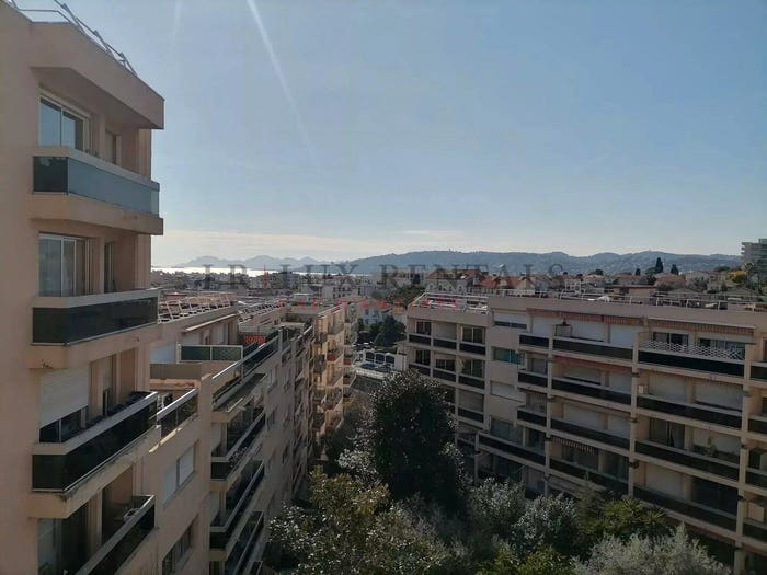 Appartement 1 pièce à louer à Juan-les-Pins, Antibes