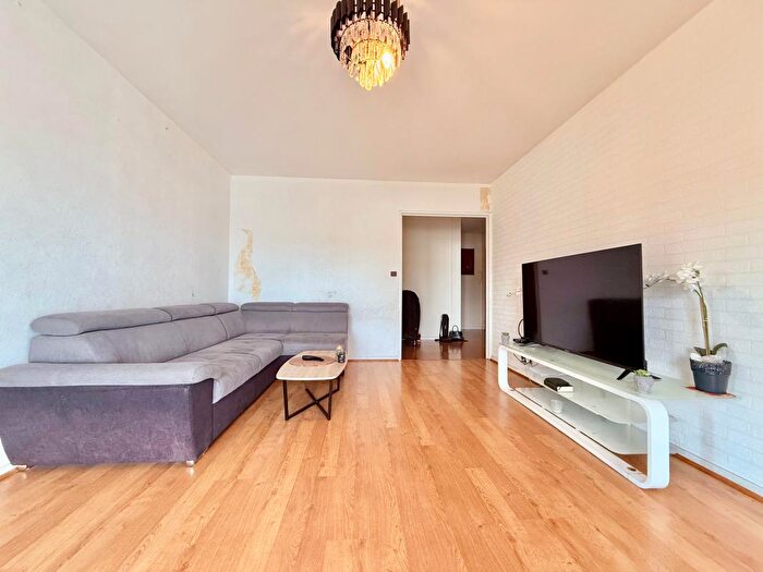 Appartement à vendre - Chenôve, Chenôve - 5 pièces - 3 chambres