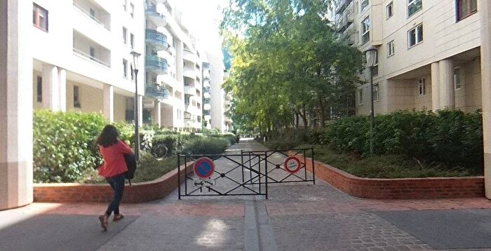 Appartement à louer - Gambetta, Courbevoie - 2 pièces - 1 chambre