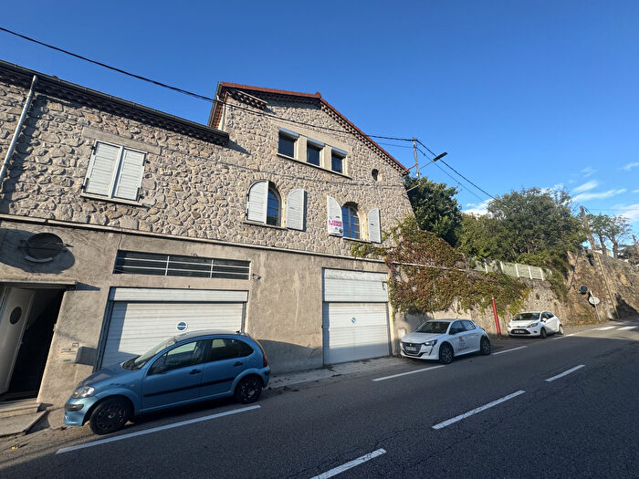 Maison à vendre - Annonay, Centre-ville - 6 pièces - 4 chambres