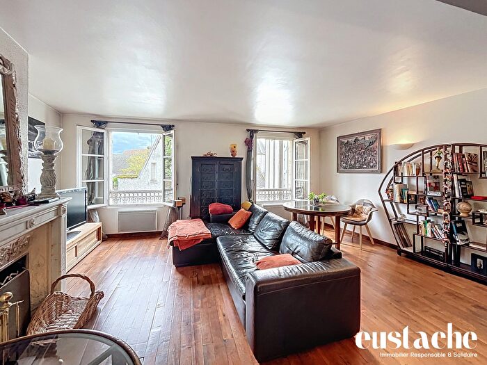 Appartement à vendre - Senlis, Centre-ville - 4 pièces - 2 chambres