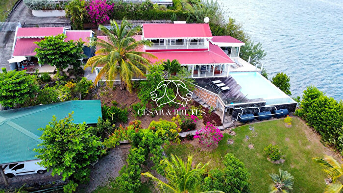 Maison à vendre - Les Trois-Îlets - 8 pièces - 7 chambres