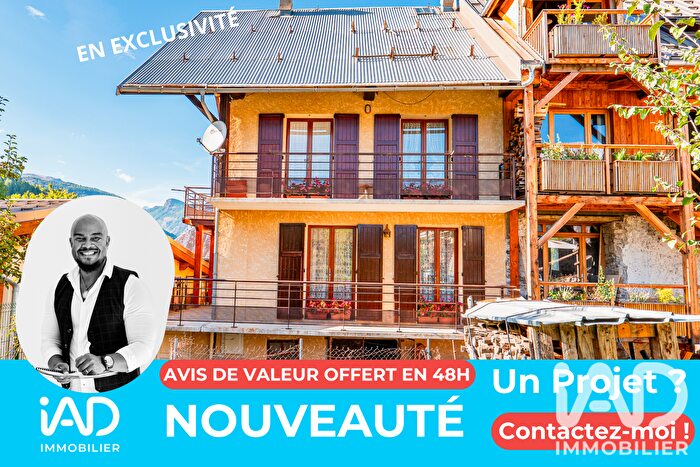Maison 4 pièces à Champcella, à vendre