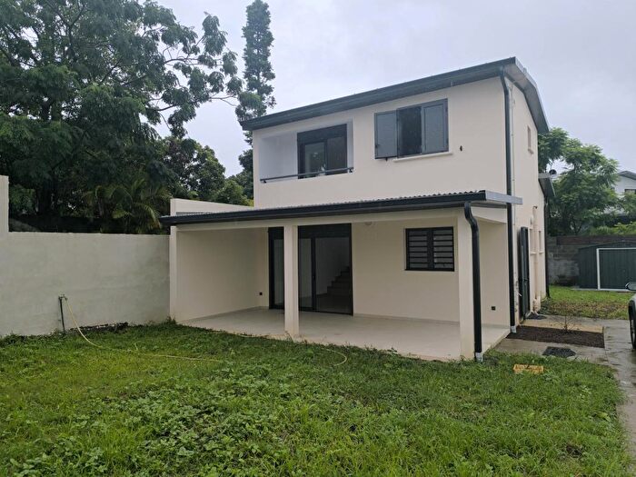 Maison à louer - Saint-Pierre, Ravine des Cabris - 4 pièces - 3 chambres