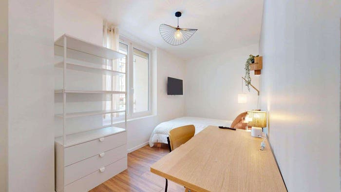 Appartement 1 pièce à Cinq Avenues, Marseille 4ème arrondissement, à louer