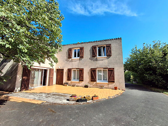 Salles-sur-Mer : Maison 6 pièces à vendre