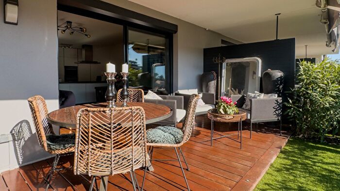 Appartement à vendre - Saint-Laurent-du-Var, Jacquons, Plateaux Fleuris - 3 pièces - 2 chambres