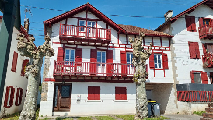 Appartement à vendre - Cambo-les-Bains - 8 pièces - 5 chambres