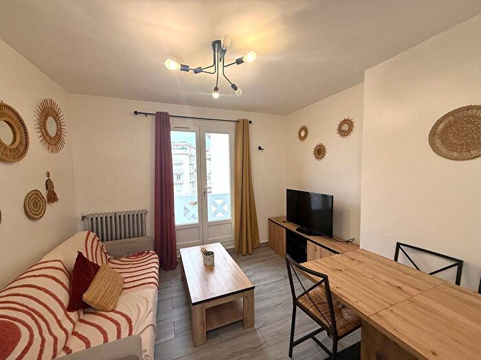 Appartement à louer - Plateau-Grèves-Europe-Gare du Stade-Fossés Jean, Colombes - 3 pièces - 2 chambres