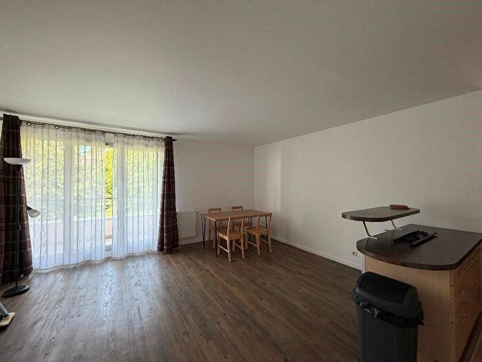 Appartement 2 pièces à Bellevue-Centre Ville, Yerres, à louer