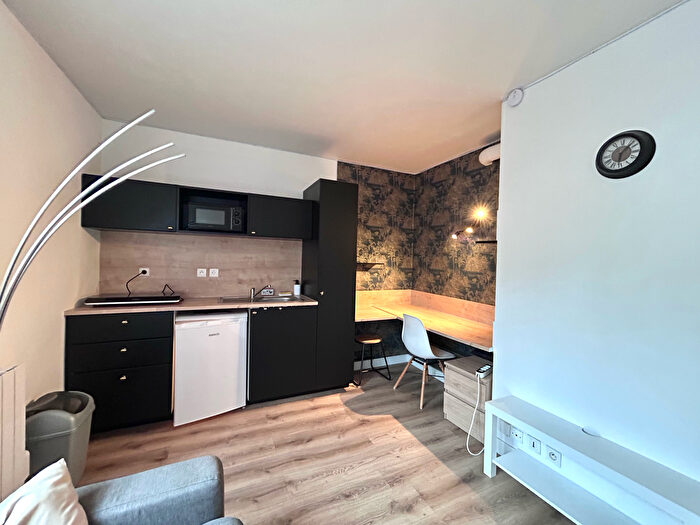 Appartement à louer - Clermont-Ferrand, Delille, Cathédrale, La Gare - 1 pièce