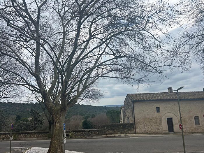 Appartement à louer - Uzès - 3 pièces - 2 chambres