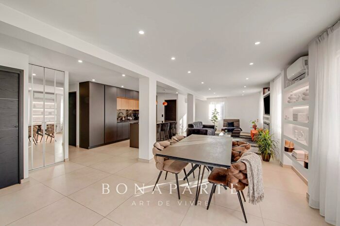 Appartement à vendre - Saint-Raphaël, Centre-ville - 2 pièces - 2 chambres